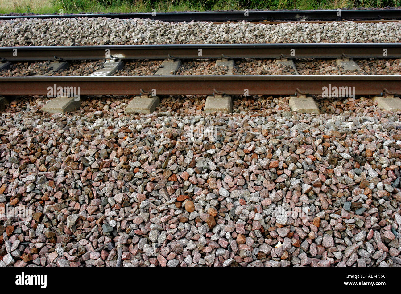 Zweigleisige eisenbahnstrecke -Fotos und -Bildmaterial in hoher ...