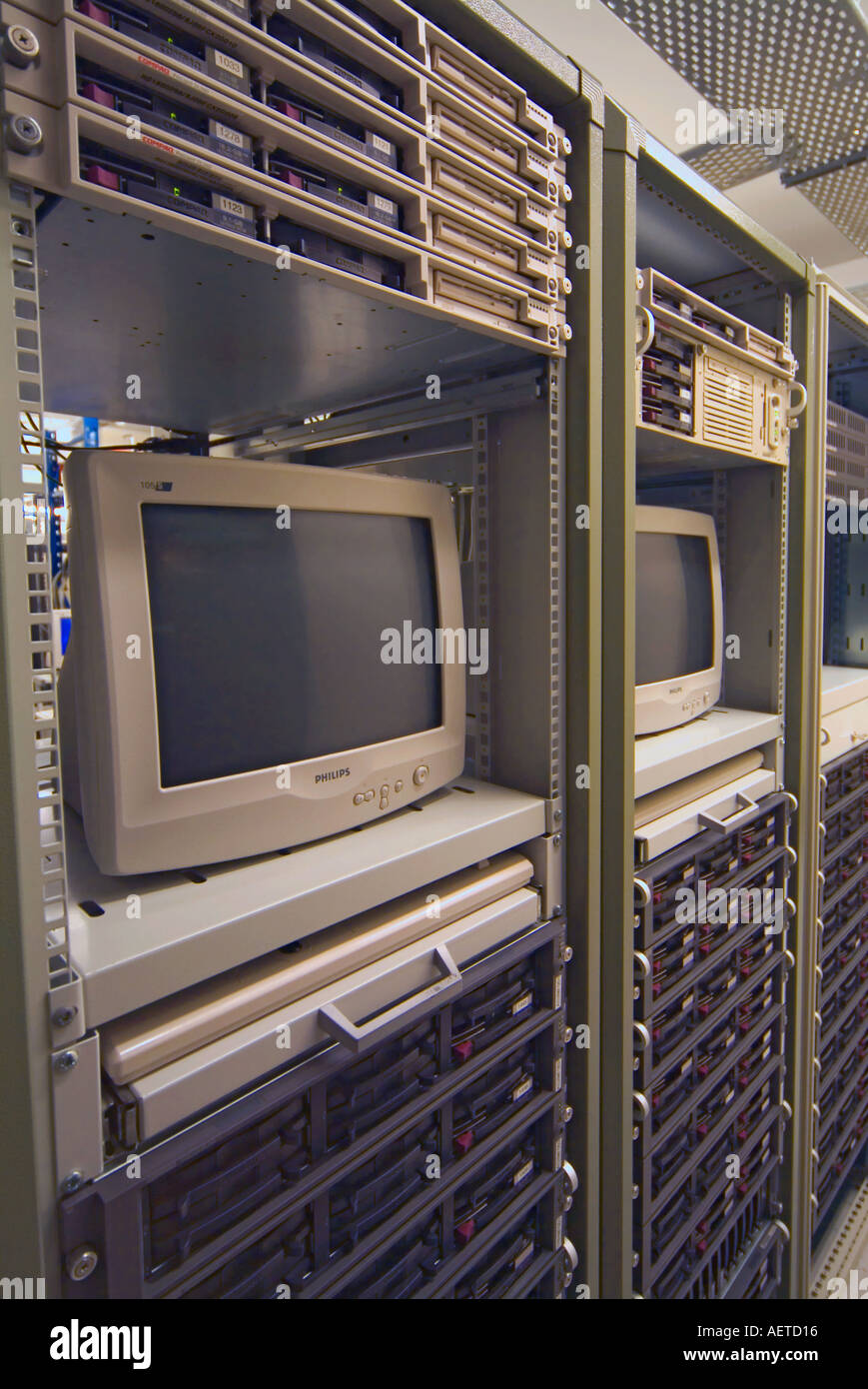 Compaq center -Fotos und -Bildmaterial in hoher Auflösung – Alamy