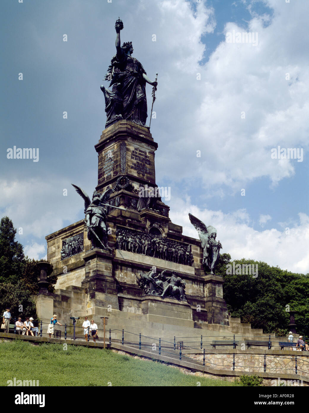 Niederwalddenkmal niederwald memorial -Fotos und -Bildmaterial in hoher ...