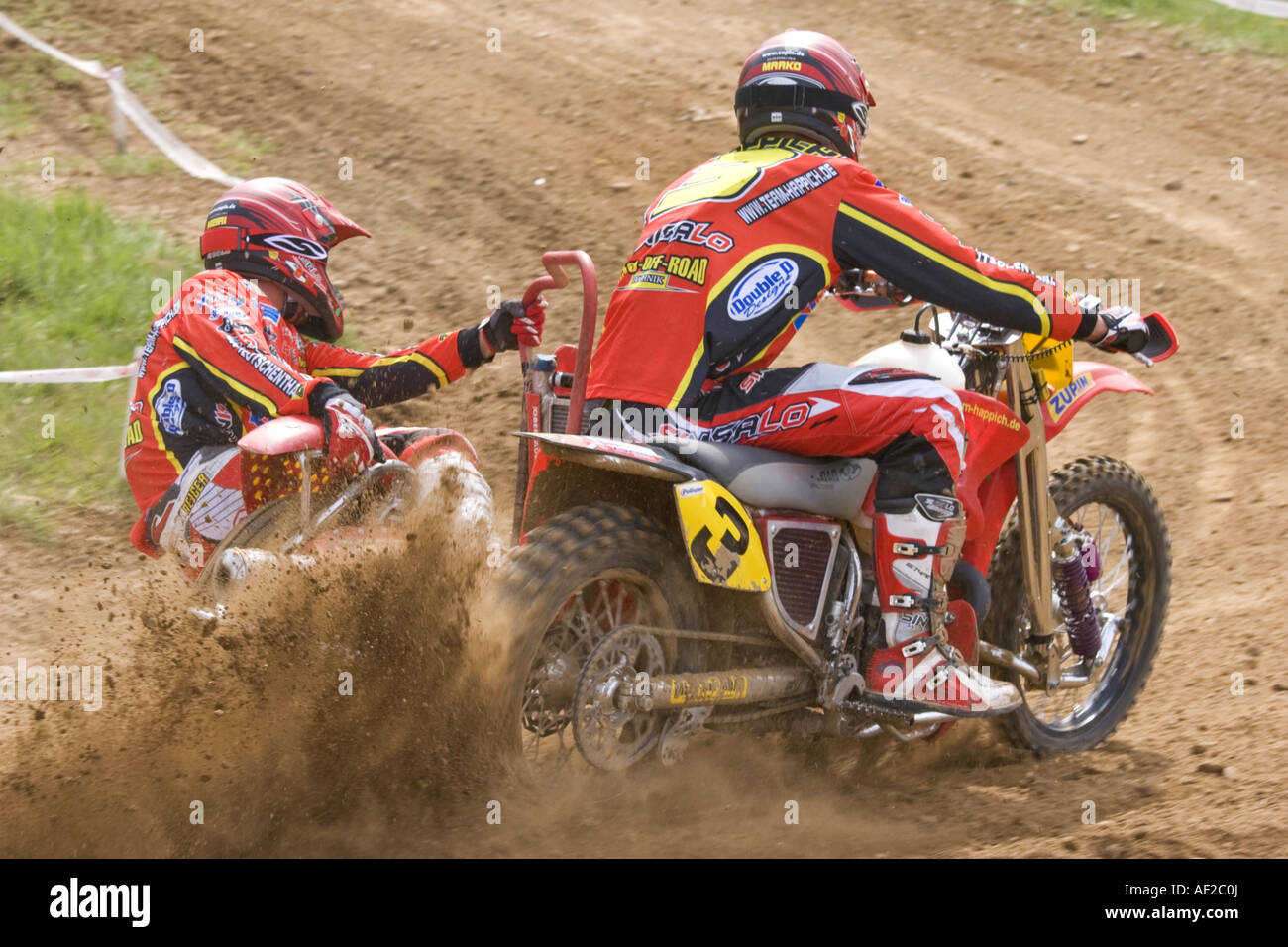 Motorrad und seitenwagen -Fotos und -Bildmaterial in hoher Auflösung ...