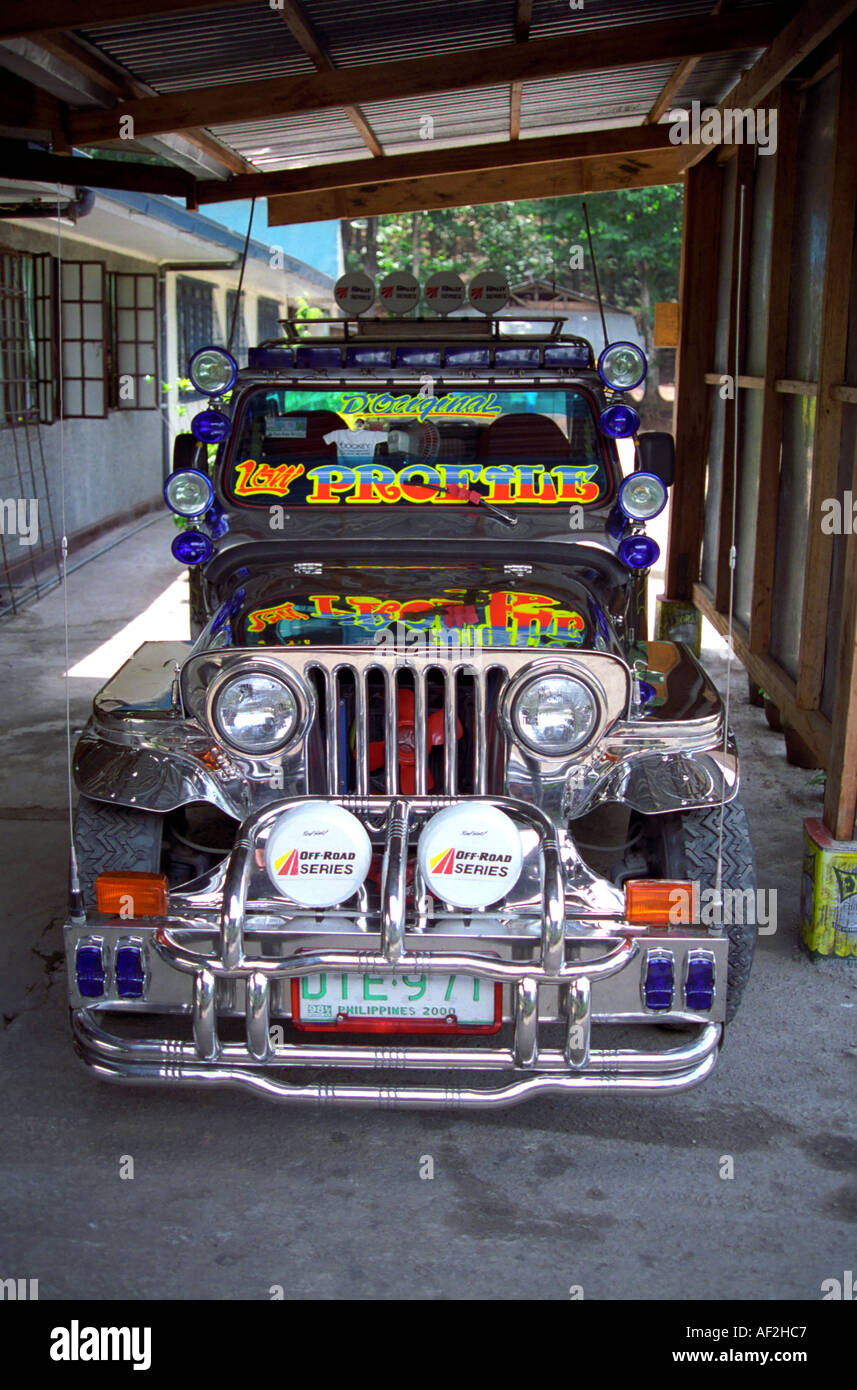 Jeepney vorne -Fotos und -Bildmaterial in hoher Auflösung – Alamy