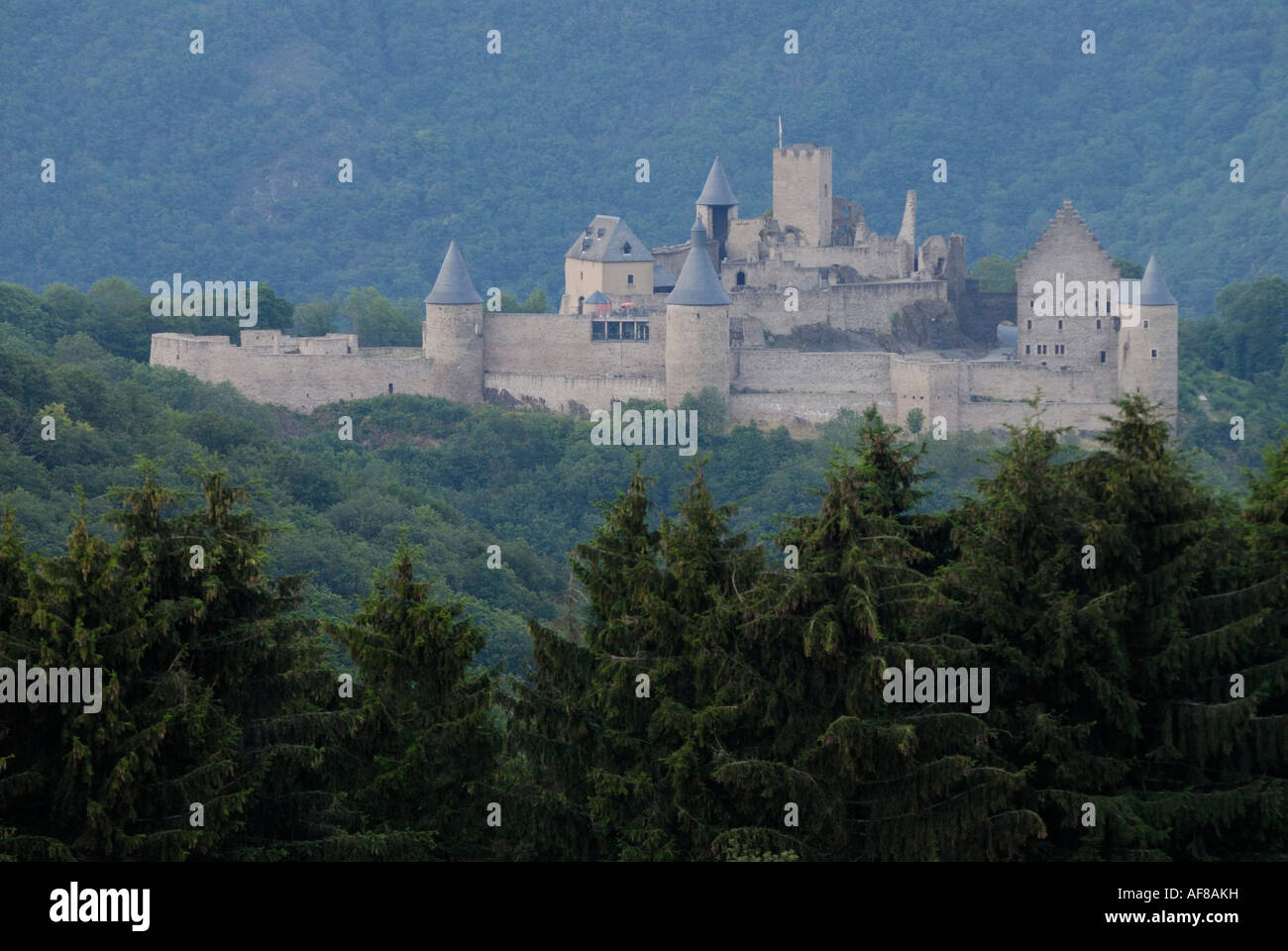 Bourscheid castle luxembourg -Fotos und -Bildmaterial in hoher ...