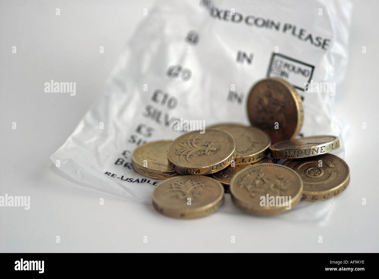 Haufen auf den pfunden -Fotos und -Bildmaterial in hoher Auflösung – Alamy