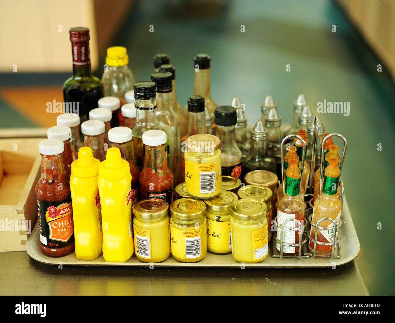 Saucen station -Fotos und -Bildmaterial in hoher Auflösung – Alamy