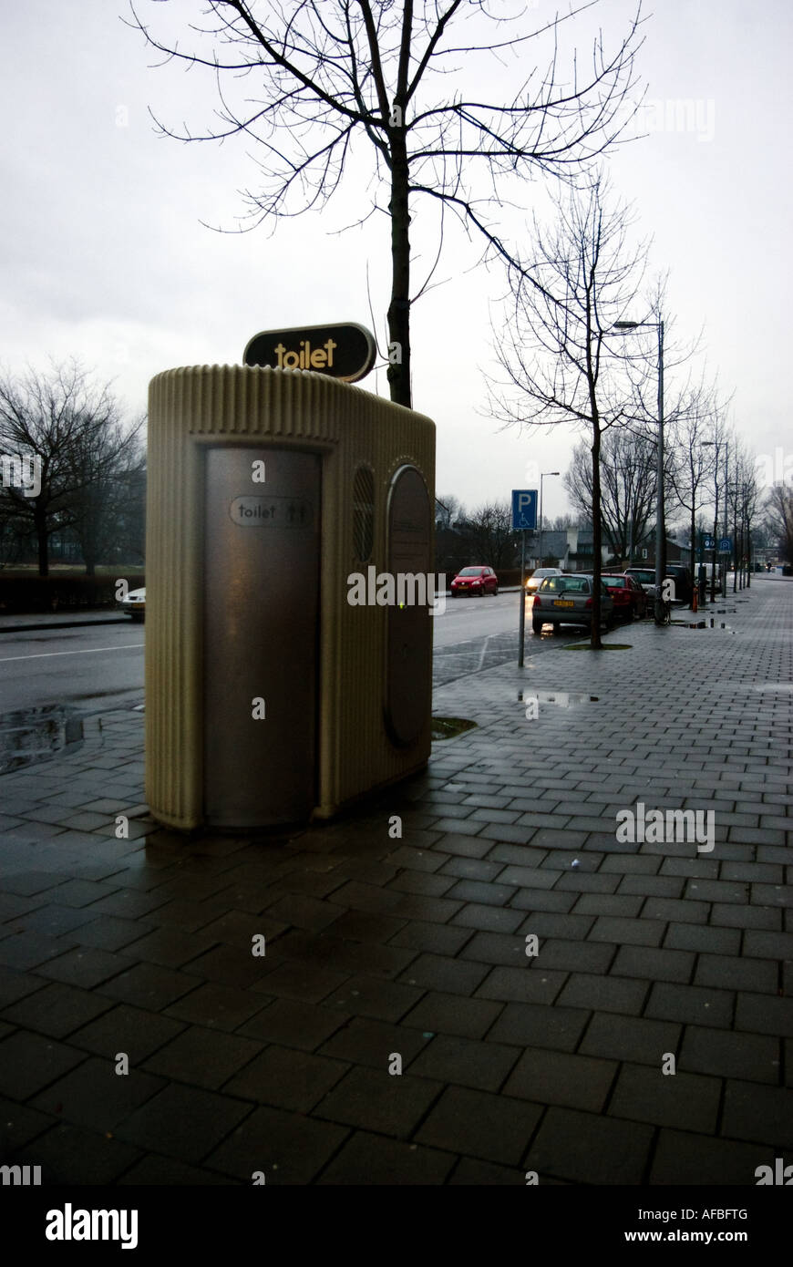 Toilette bezahlen -Fotos und -Bildmaterial in hoher Auflösung – Alamy