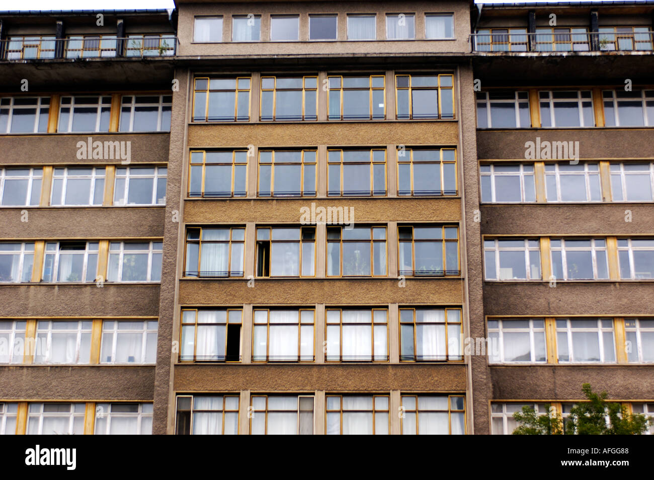 Außenseite des ehemaligen MfS Geheimpolizei im ehemaligen Ost-Berlin ...