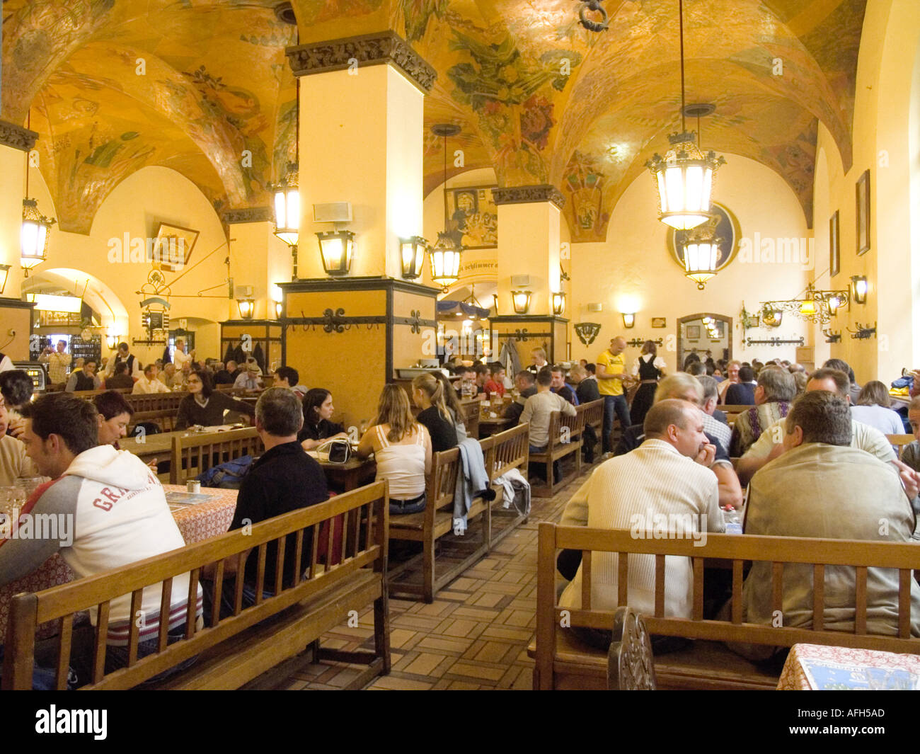 Deutschland Bayern München Hofbräuhaus Bierhalle in der Innenstadt von ...