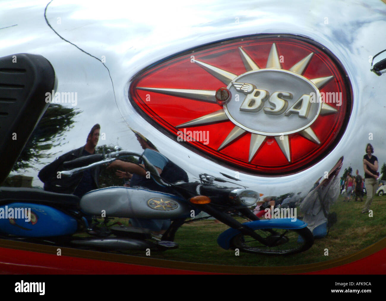 Bsa motorcycle tank with bsa logo -Fotos und -Bildmaterial in hoher ...