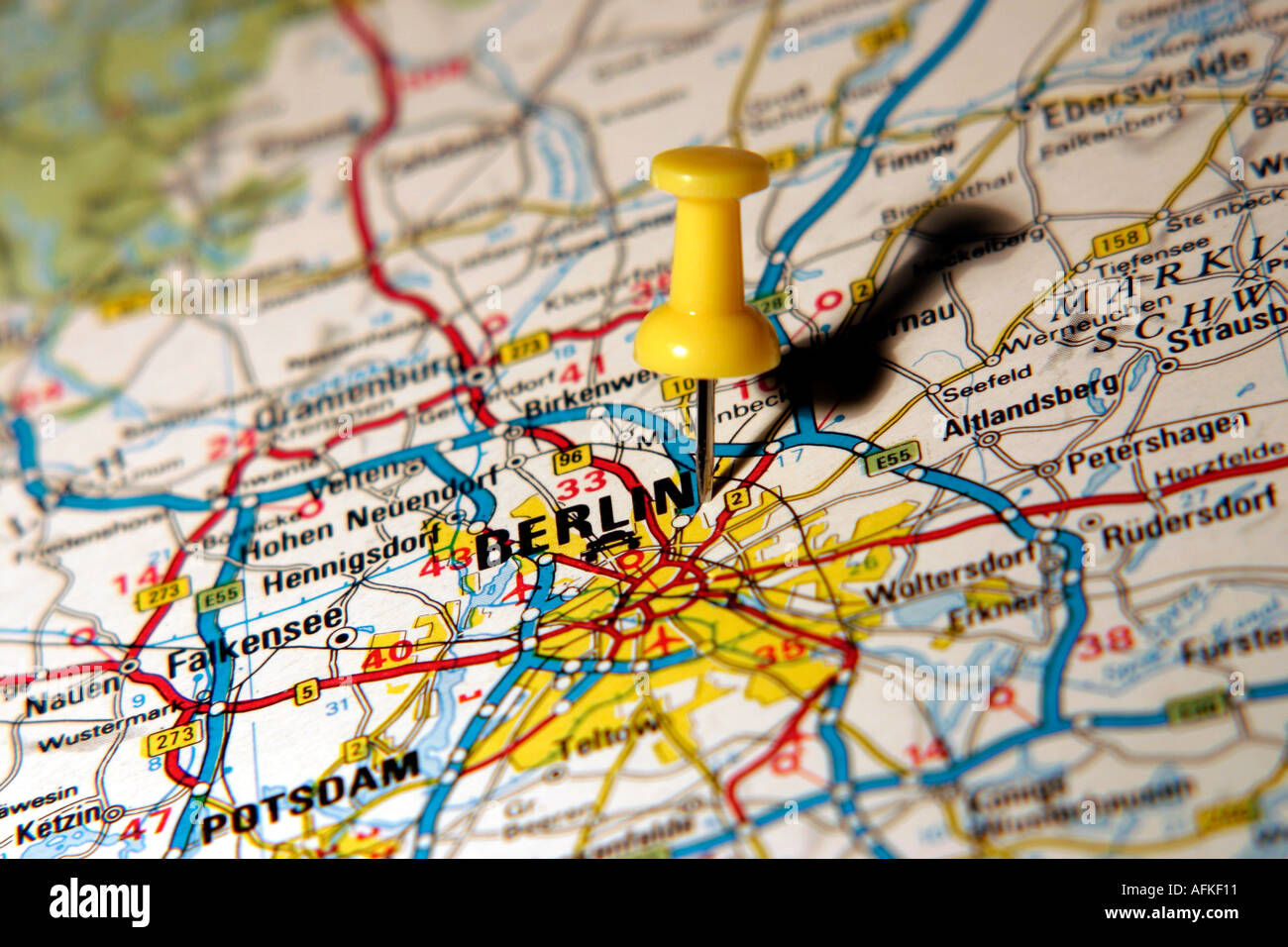 Map pin pointing berlin on -Fotos und -Bildmaterial in hoher Auflösung ...