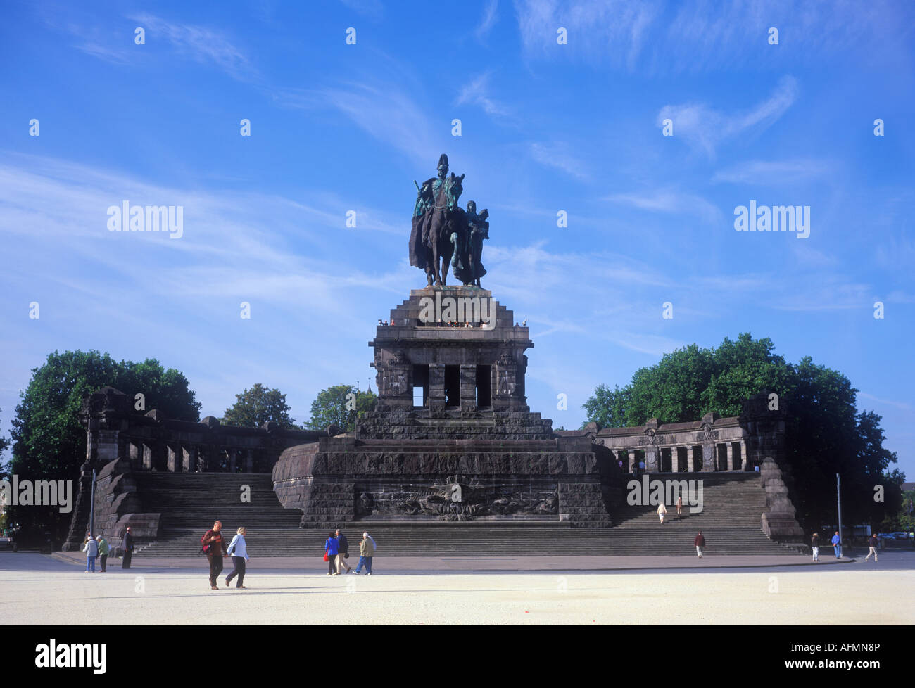 Kaiser wilhelm denkmal koblenz -Fotos und -Bildmaterial in hoher ...