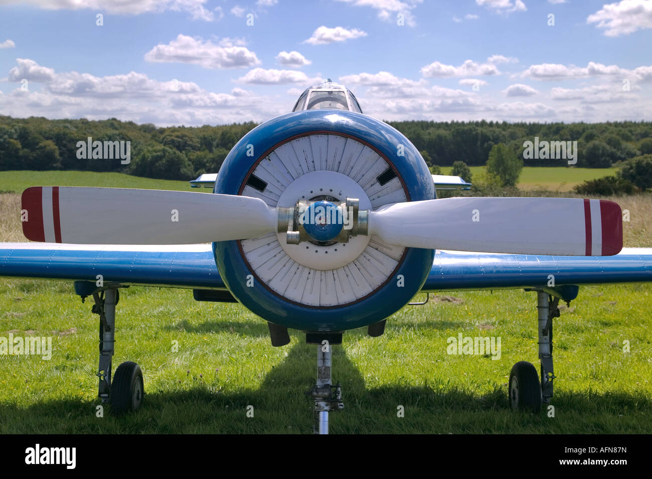 Airplane soviet yak wwii fighter -Fotos und -Bildmaterial in hoher ...