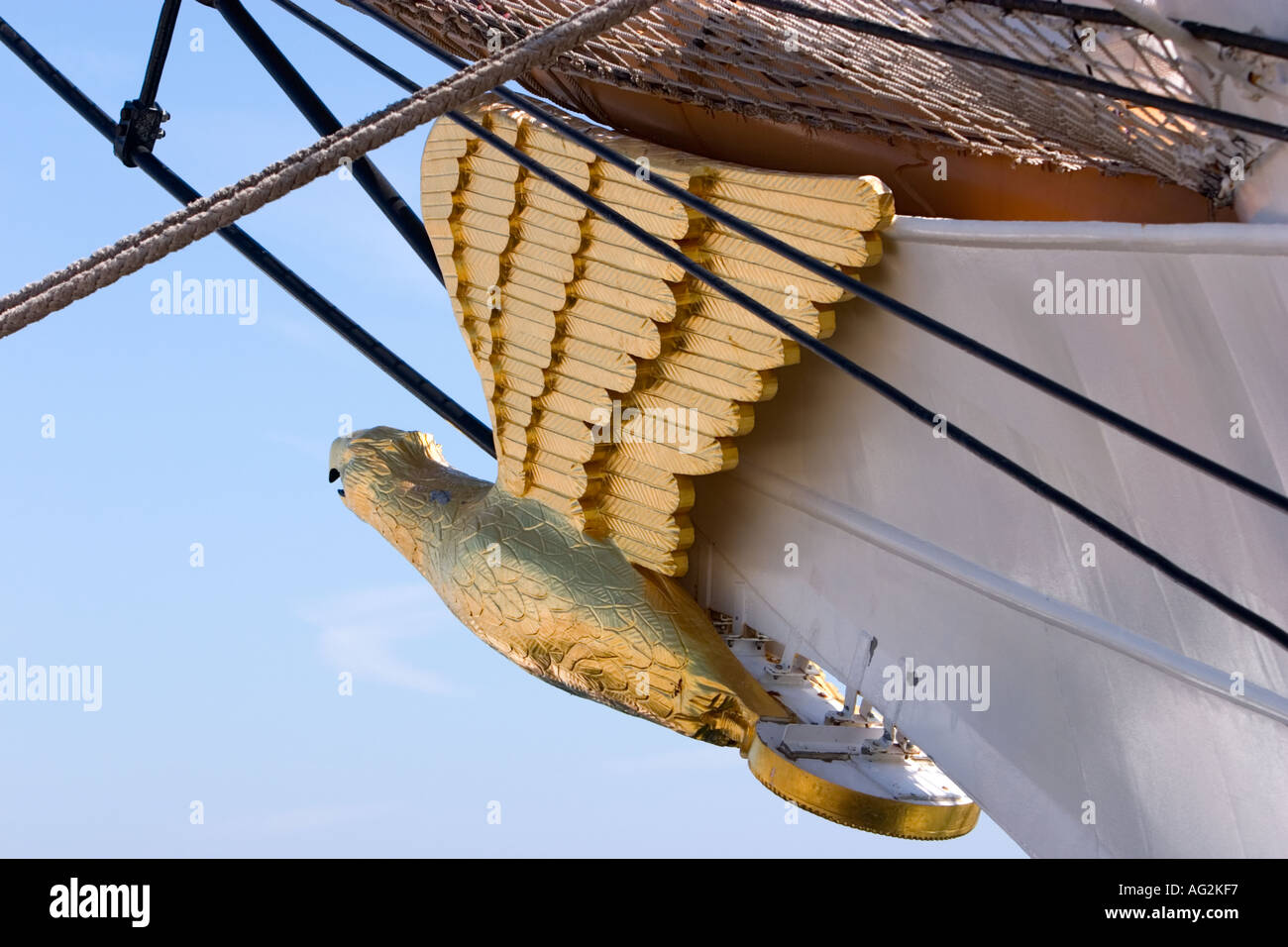 Aus holz geschnitzter adler -Fotos und -Bildmaterial in hoher Auflösung – Alamy