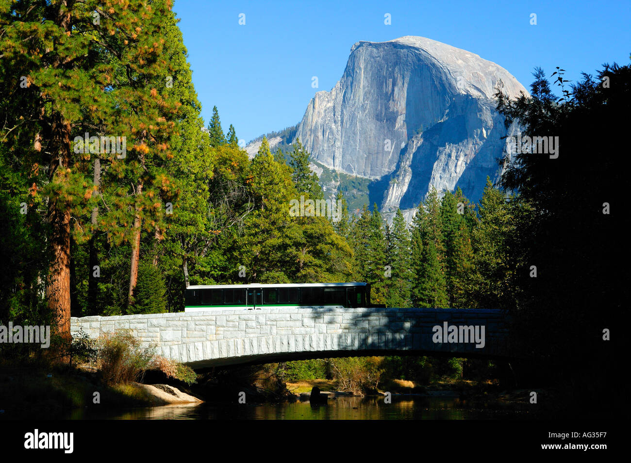Yosemite nationalpark bus -Fotos und -Bildmaterial in hoher Auflösung ...
