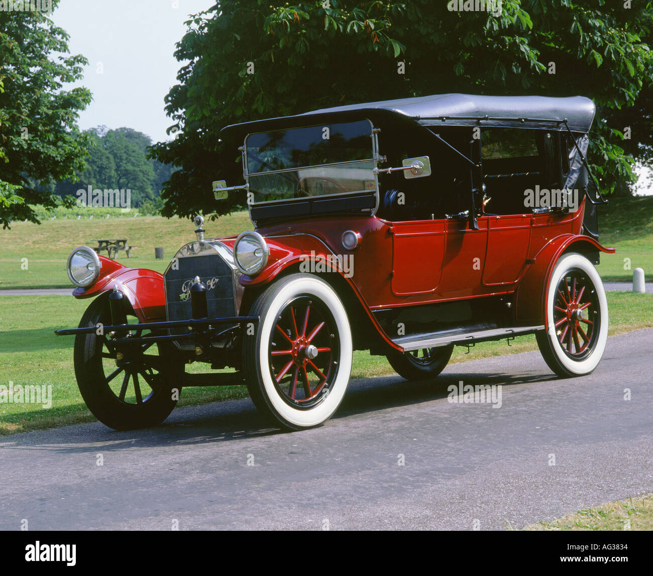 Pierce arrow automobile -Fotos und -Bildmaterial in hoher Auflösung – Alamy