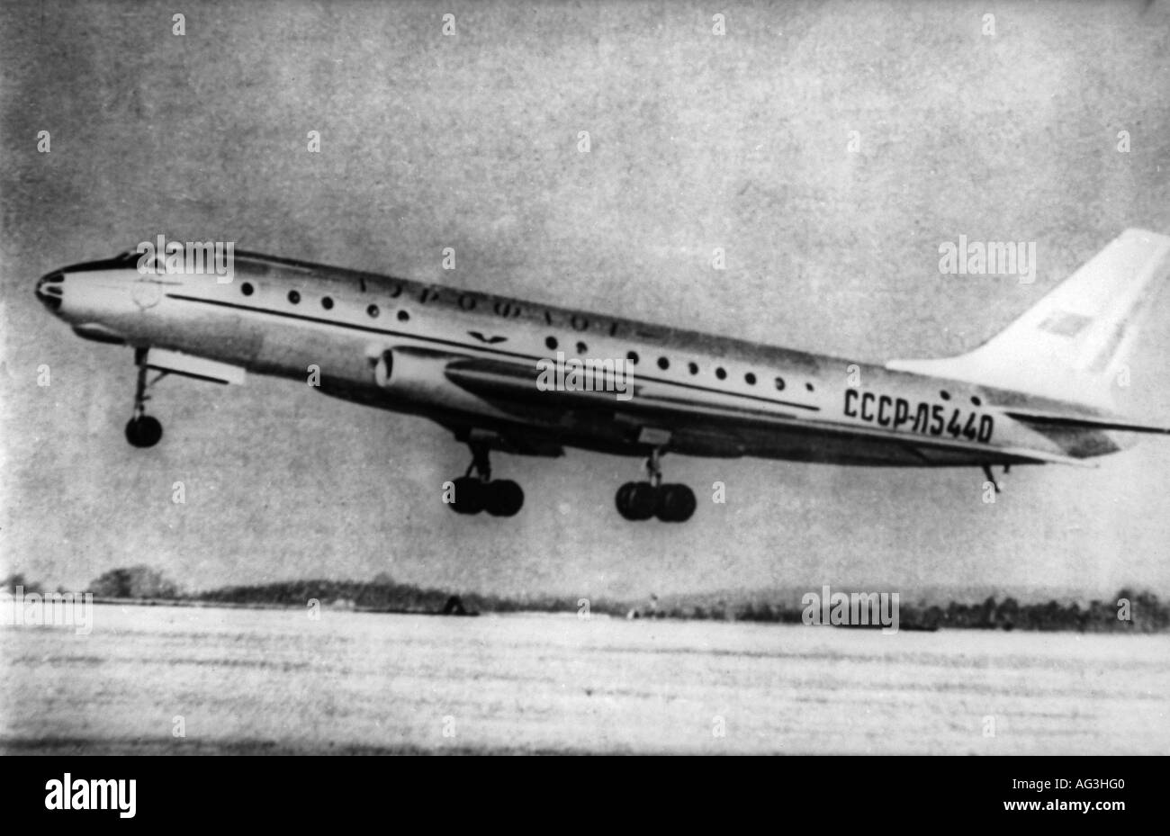 Tupolev tu 104 aircraft Schwarzweiß-Stockfotos und -bilder - Alamy