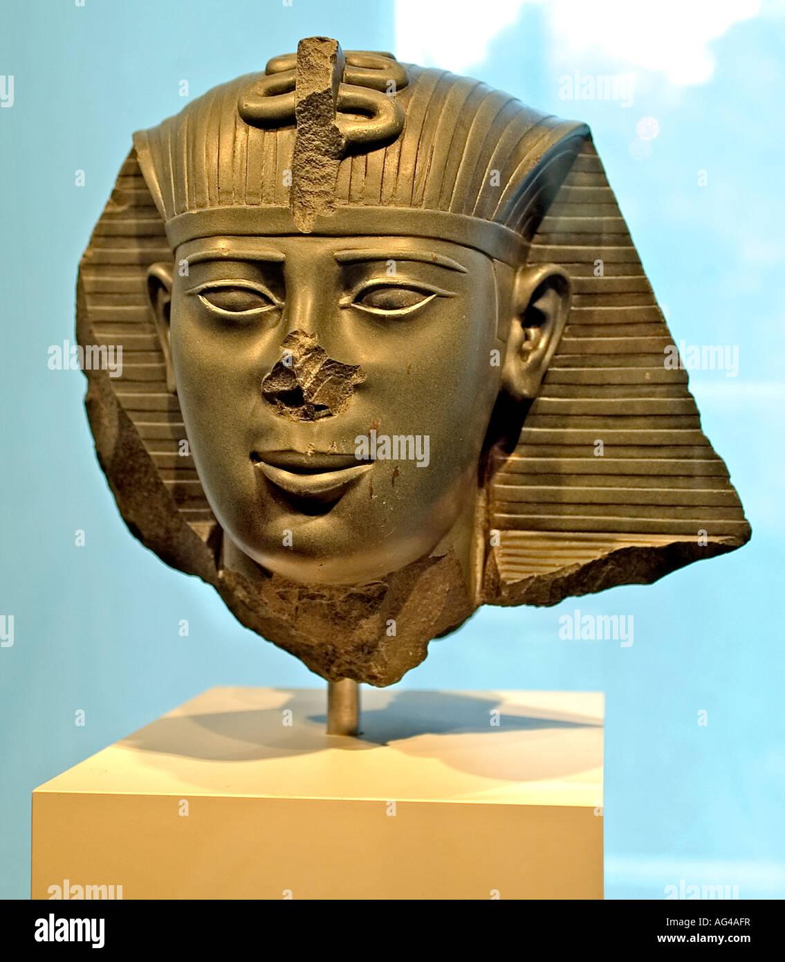 Kopf einer statue -Fotos und -Bildmaterial in hoher Auflösung – Alamy