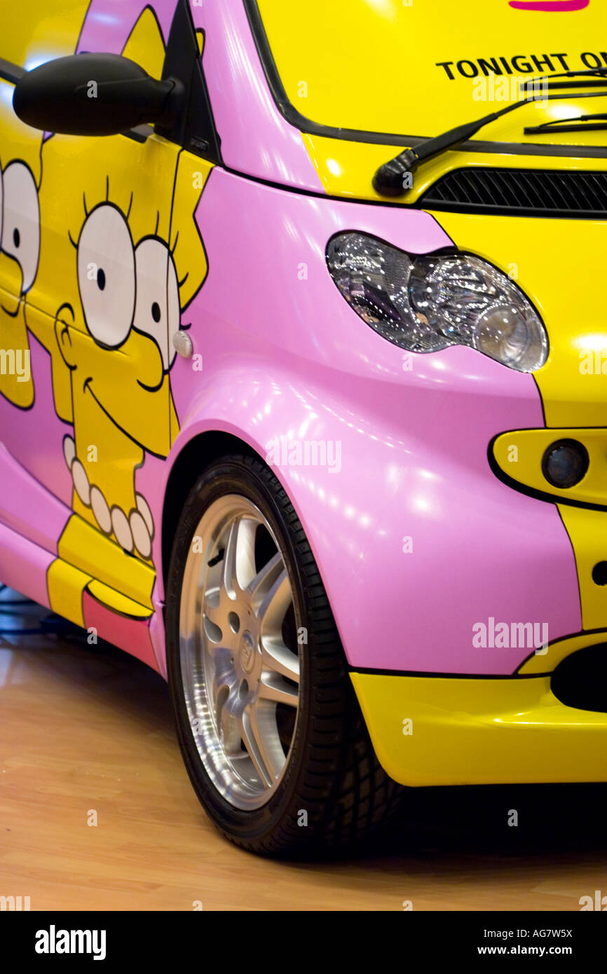 Homer marge simpson design car -Fotos und -Bildmaterial in hoher ...