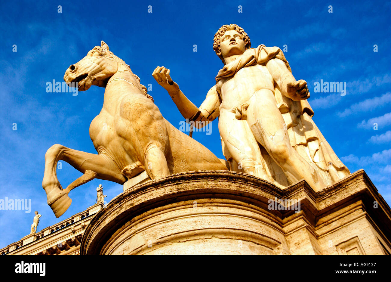 Rome statue -Fotos und -Bildmaterial in hoher Auflösung – Alamy