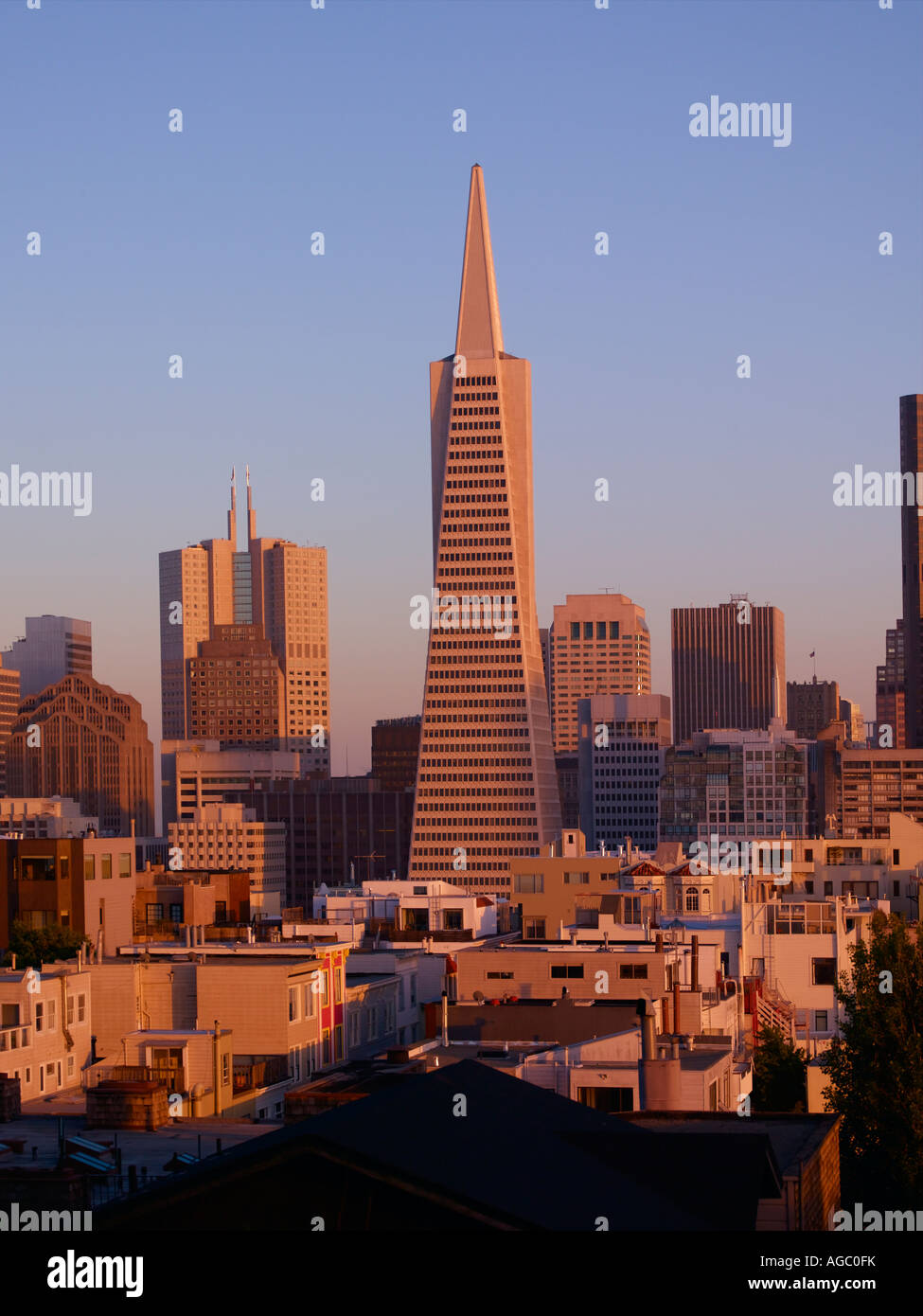 Pyramid Gebäude & Financial District, San Francisco Stockfotografie - Alamy