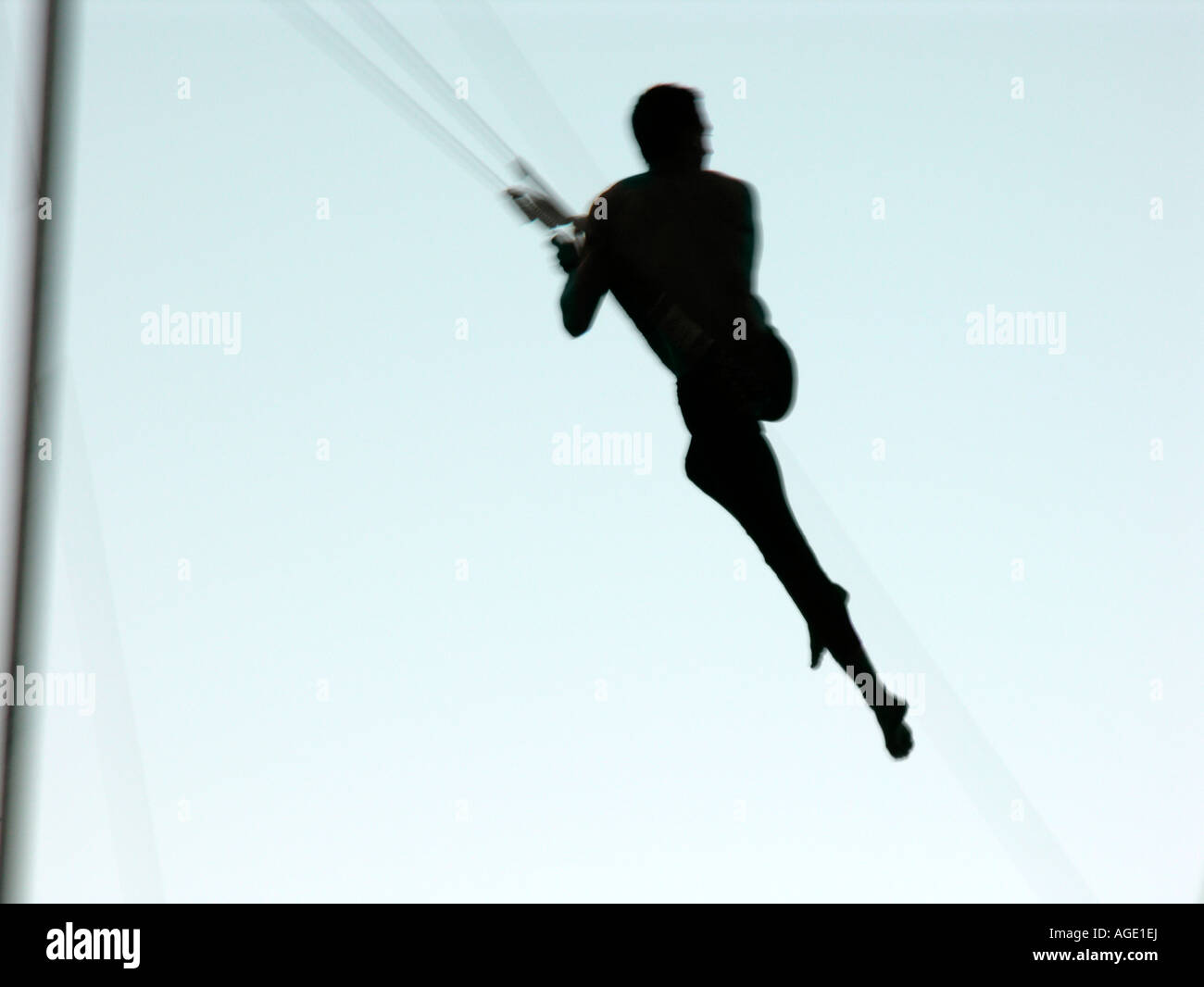 Trapeze swing -Fotos und -Bildmaterial in hoher Auflösung – Alamy