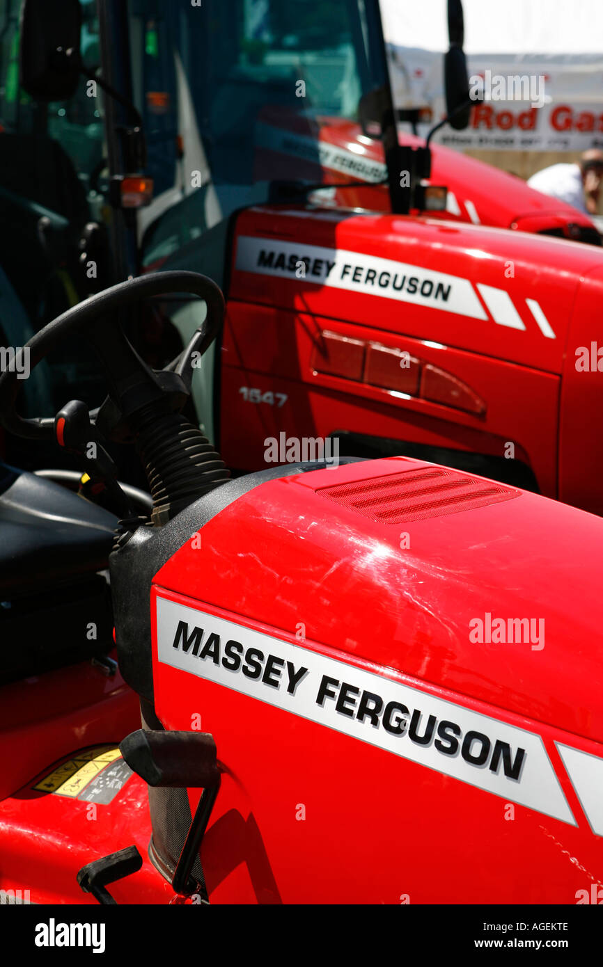 Massey Ferguson Traktoren Stockfotos und -bilder Kaufen - Alamy