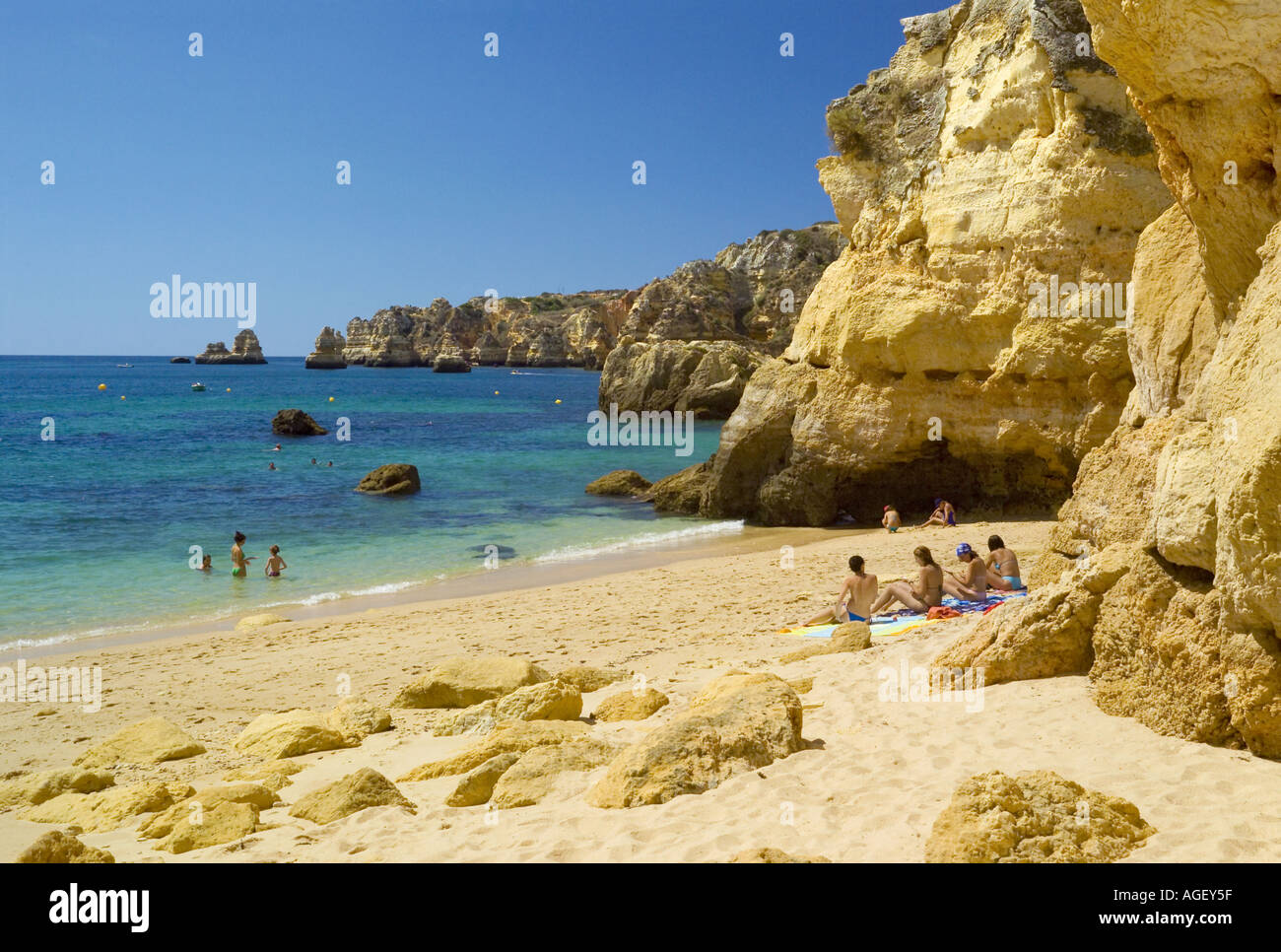 Praia De Dona Ana Strand Stockfotos und -bilder Kaufen - Alamy