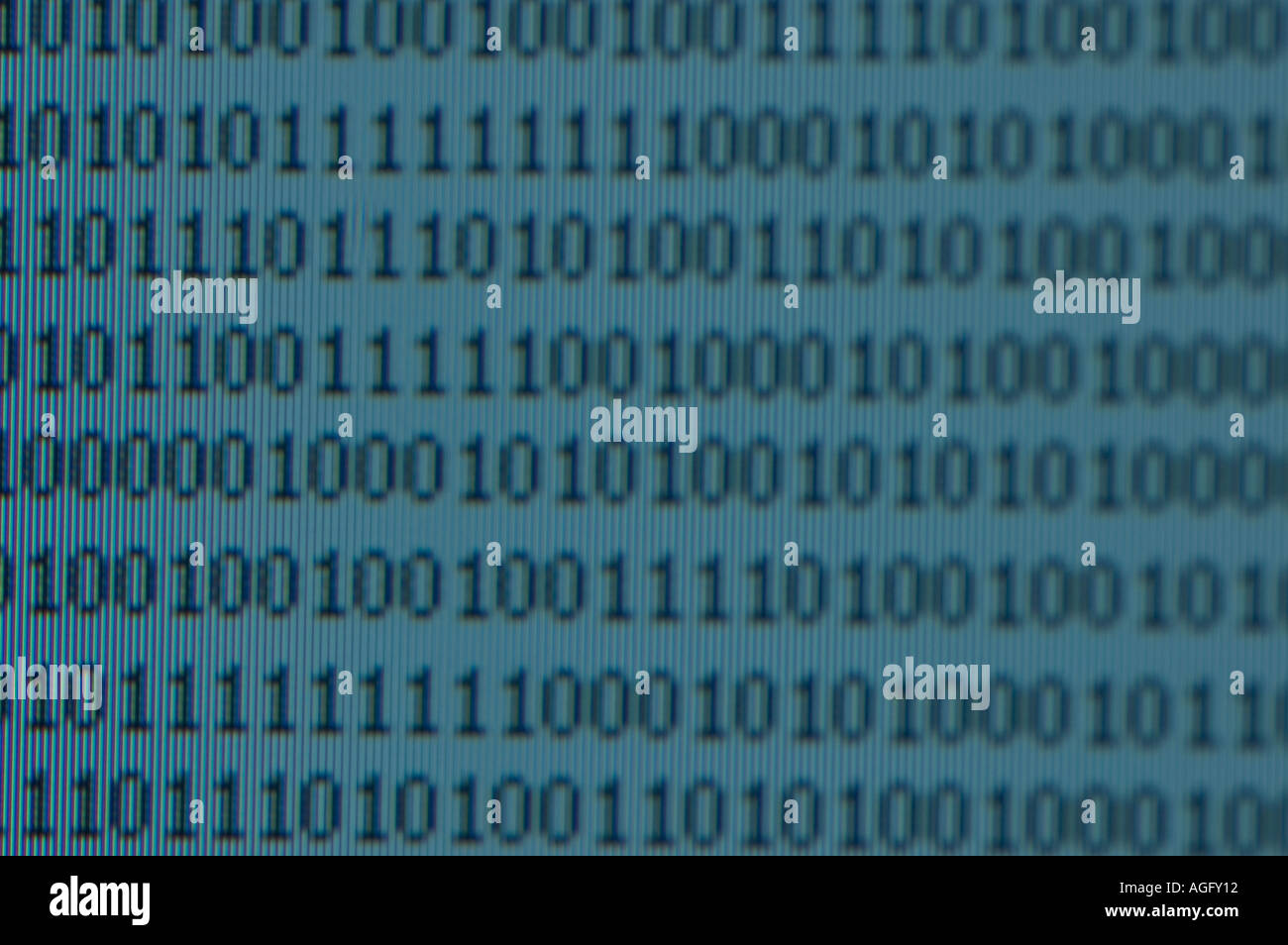 0101 Binary Code On Computer Stockfotos und -bilder Kaufen - Alamy