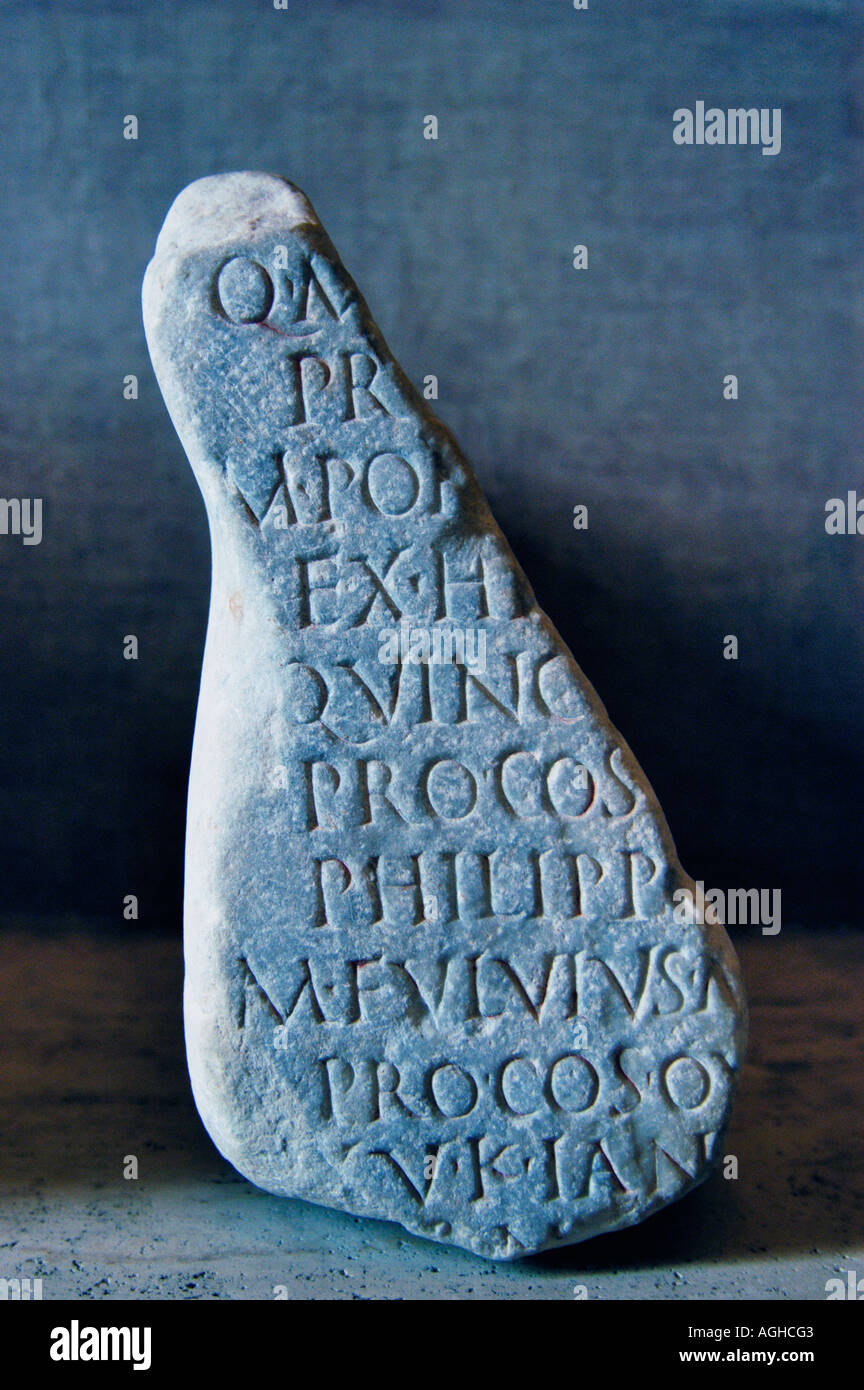 altes Relikt mit eingravierten Buchstaben, Palazzo dei Conservatori ...