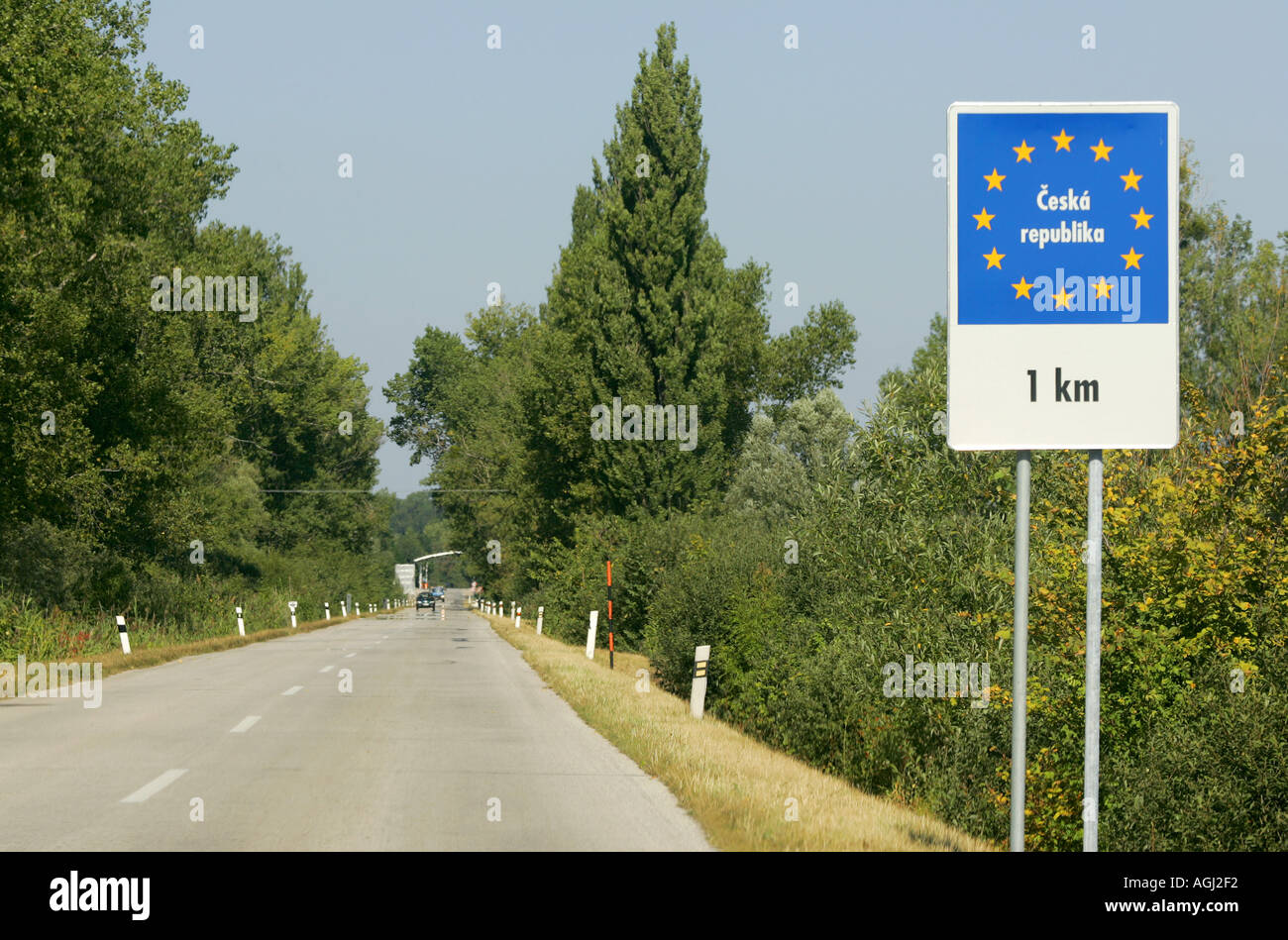 Czech republic border sign -Fotos und -Bildmaterial in hoher Auflösung ...