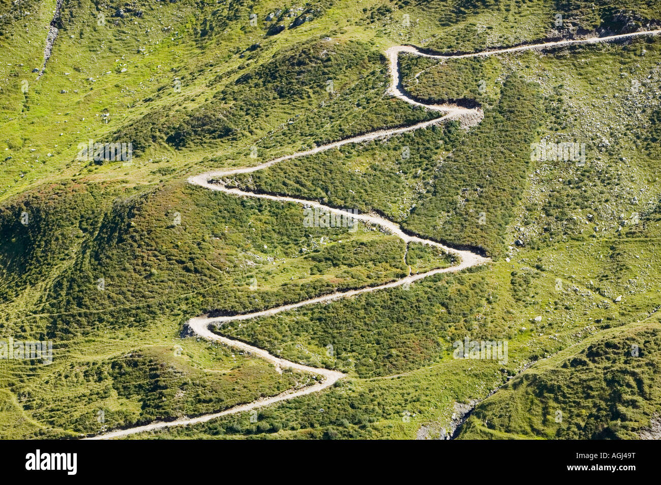 Zick zack zacken -Fotos und -Bildmaterial in hoher Auflösung – Alamy