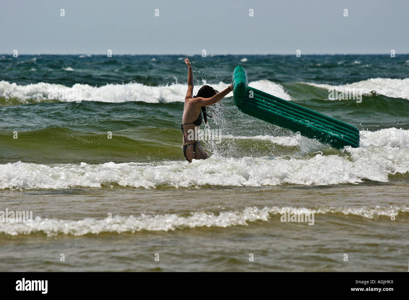 Lake Superior MI Great Lakes USA allein eine junge Frau im ...