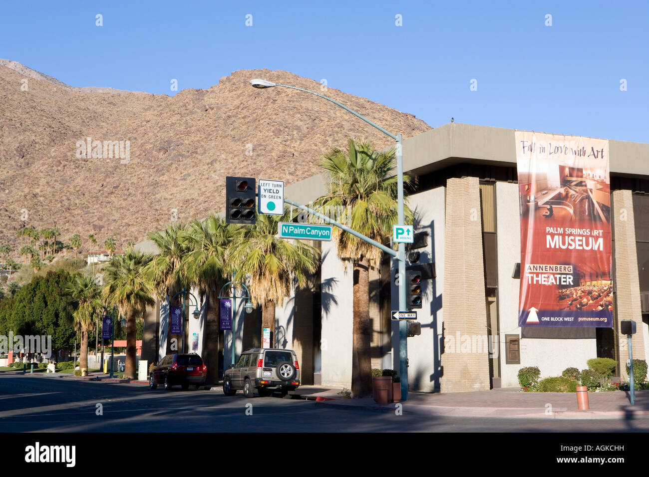 Building in palm springs town -Fotos und -Bildmaterial in hoher ...