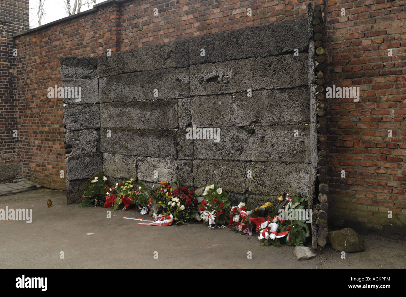 Death Wall In Auschwitz Concentration Stockfotos & Death Wall In ...