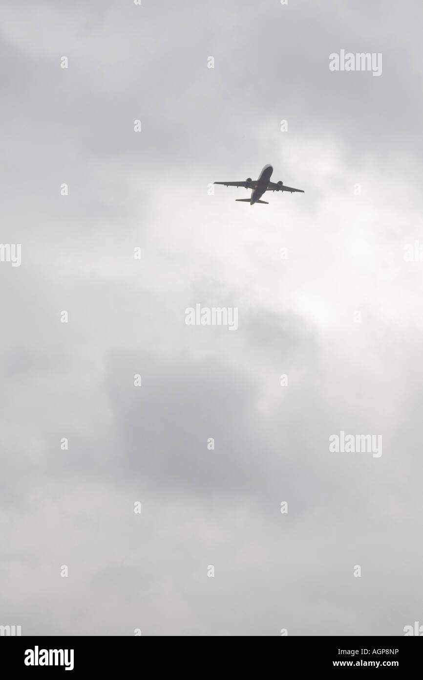 Ein flugzeug startet vom flughafen heathrow -Fotos und -Bildmaterial in ...