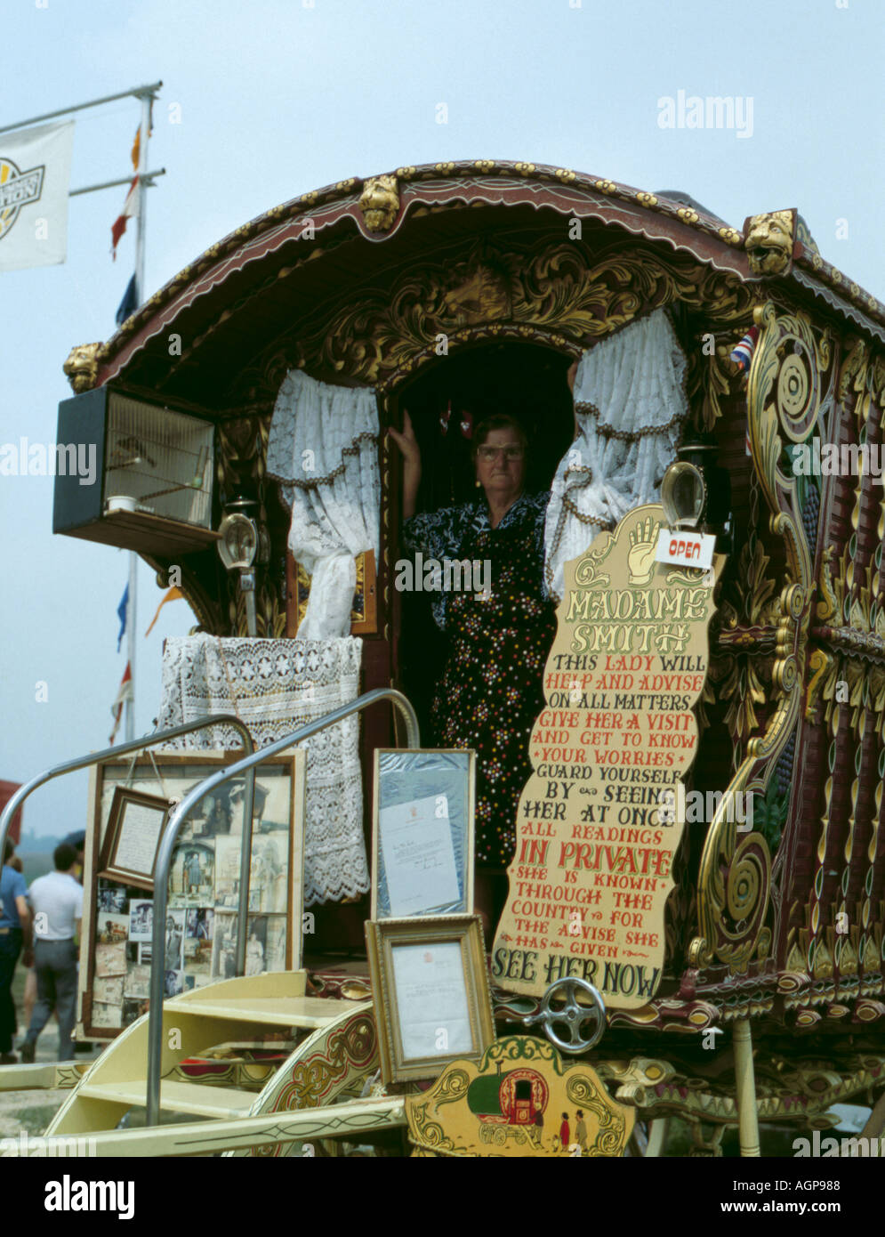 Zigeuner wahrsagerin -Fotos und -Bildmaterial in hoher Auflösung – Alamy
