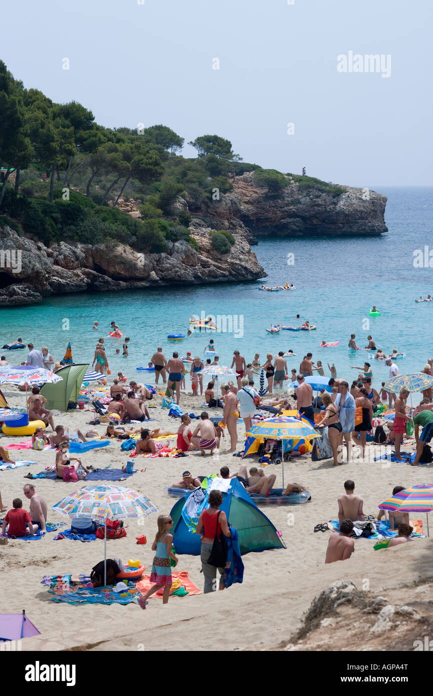 Badestrand menschen masse mallorca -Fotos und -Bildmaterial in hoher ...