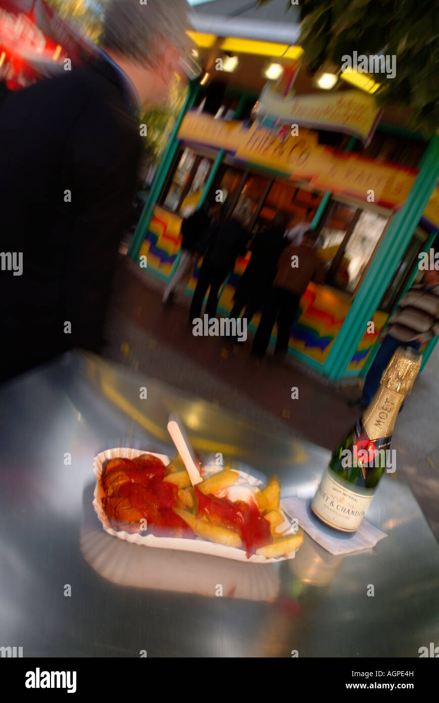 Currywurst stand -Fotos und -Bildmaterial in hoher Auflösung – Alamy
