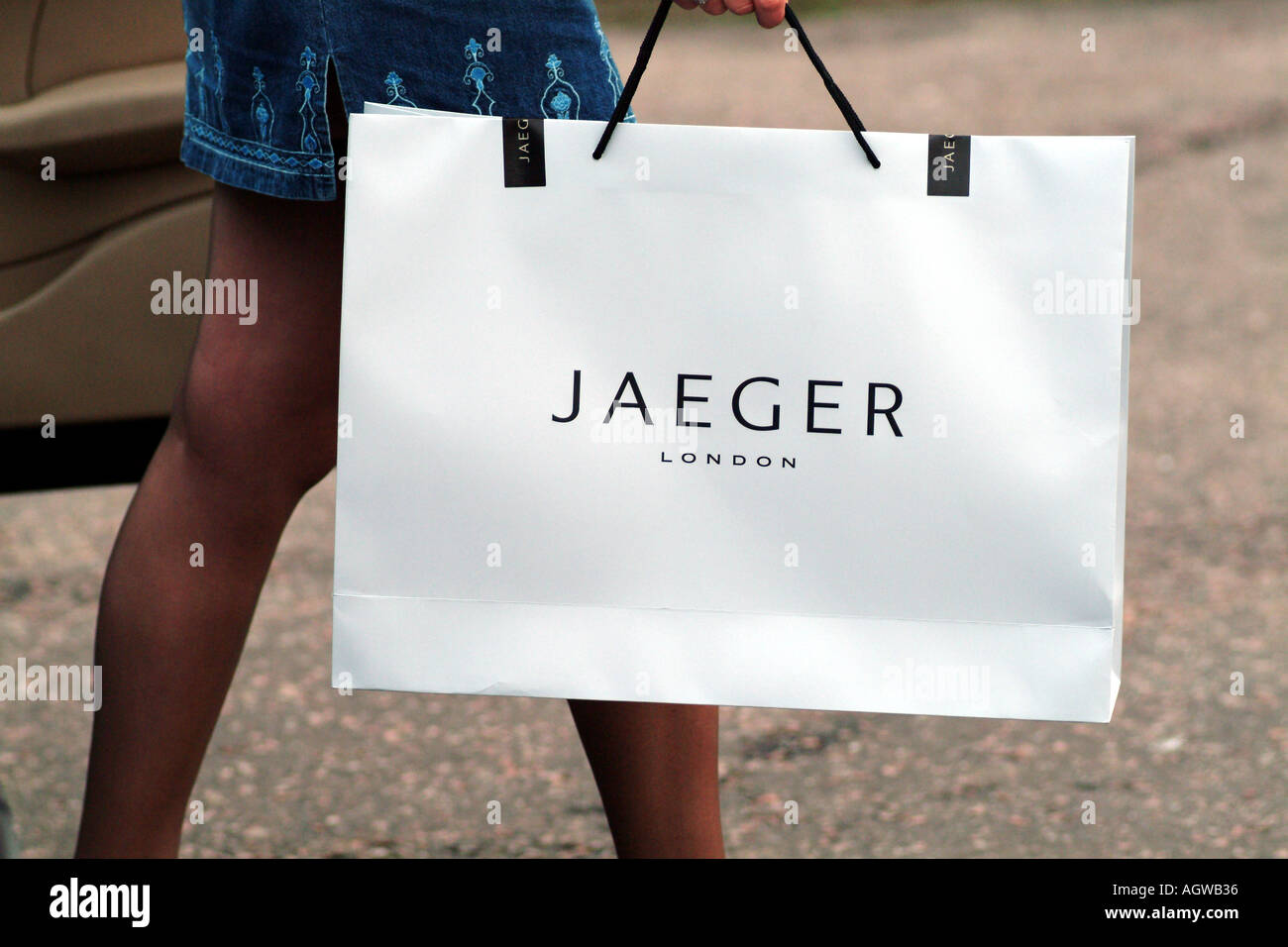 Jaeger logo -Fotos und -Bildmaterial in hoher Auflösung – Alamy