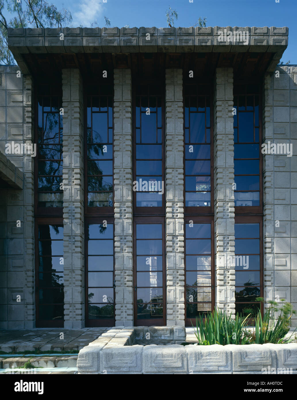 Storer house frank lloyd wright -Fotos und -Bildmaterial in hoher ...