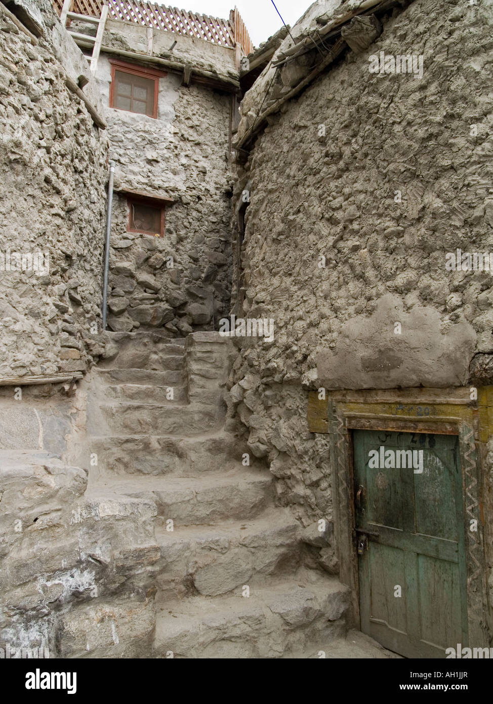 Häuser im Hunza-Tal von Nordpakistan alle gemacht von Steinen und ...