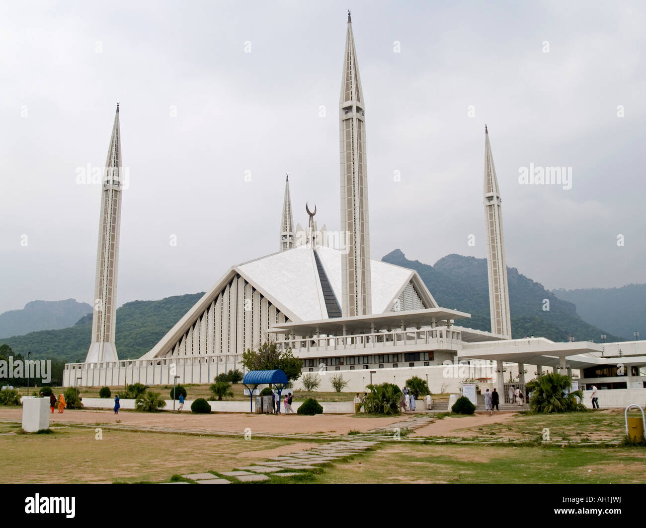 Shah faisal moschee pakistan -Fotos und -Bildmaterial in hoher ...