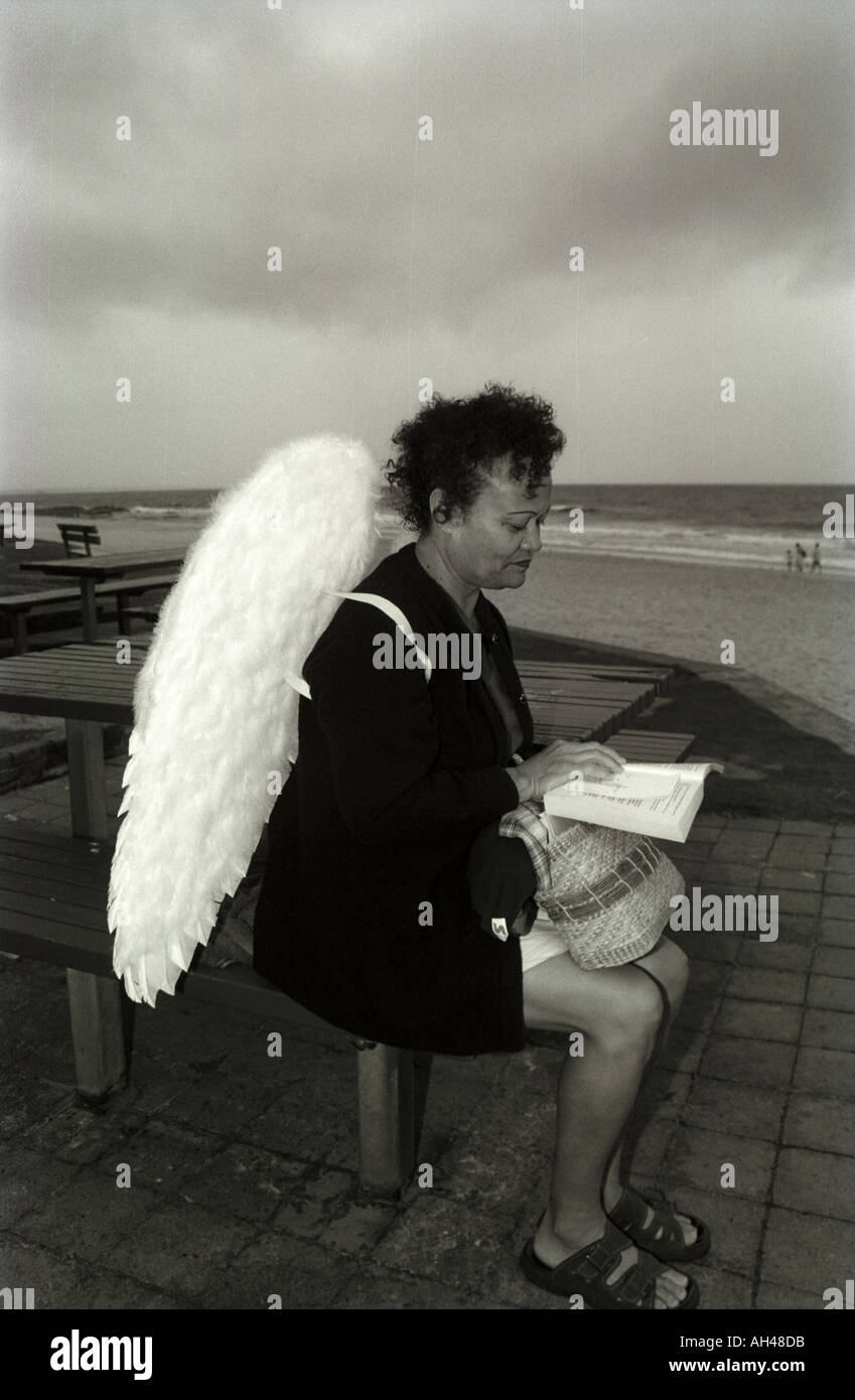 Frieden auf erden + engel -Fotos und -Bildmaterial in hoher Auflösung ...