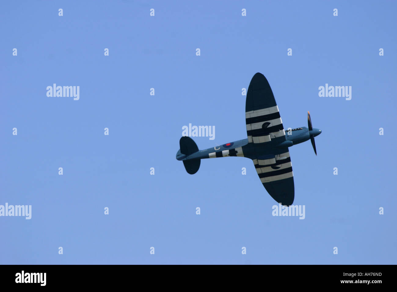 Spitfire undercarriage -Fotos und -Bildmaterial in hoher Auflösung – Alamy