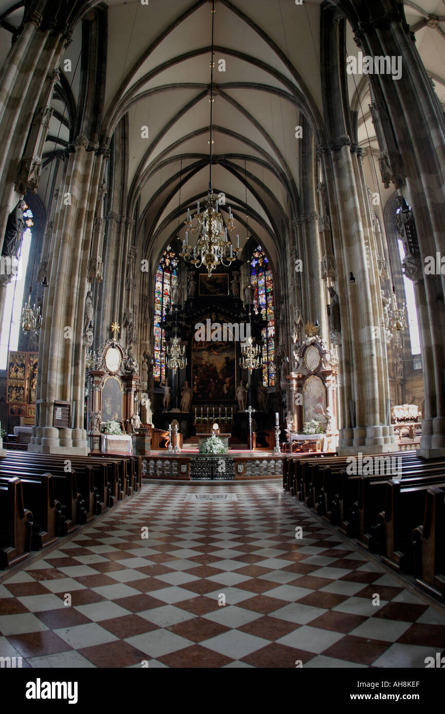 Vienna stephansdom interior -Fotos und -Bildmaterial in hoher Auflösung ...