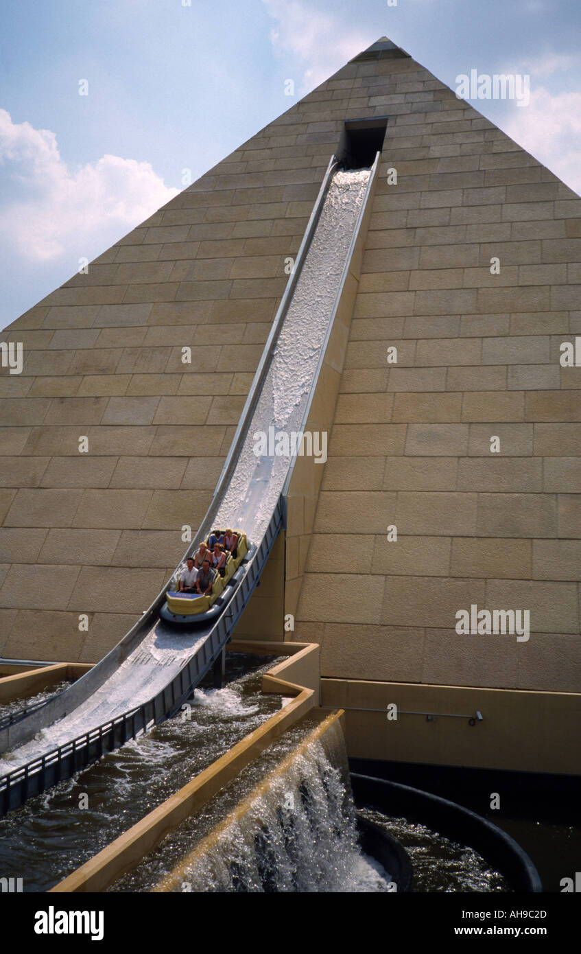 Belantis pyramid -Fotos und -Bildmaterial in hoher Auflösung – Alamy