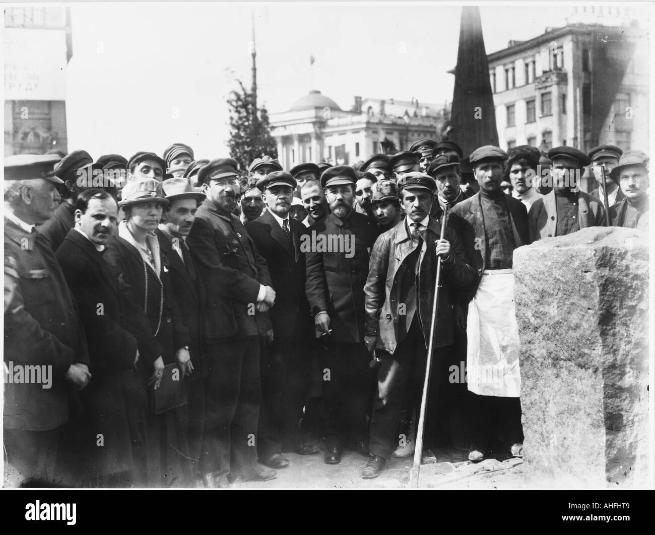 Vladimir lenin and karl marx -Fotos und -Bildmaterial in hoher ...