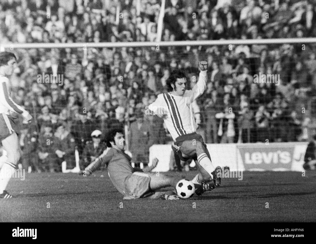 Gerd mueller 1973 1974 -Fotos und -Bildmaterial in hoher Auflösung – Alamy