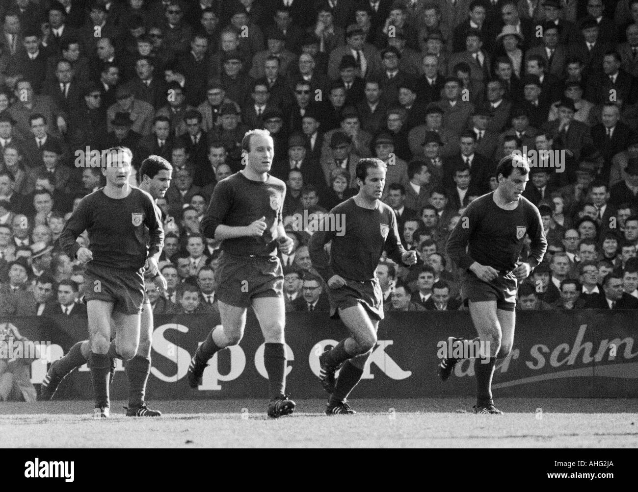 Franz roth fc bayern münchen -Fotos und -Bildmaterial in hoher ...