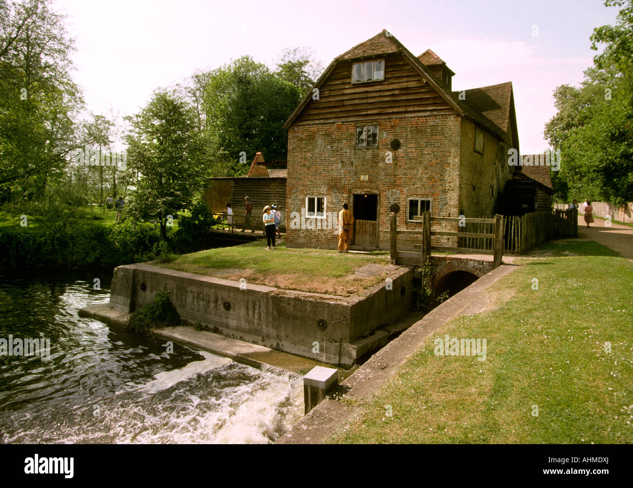 Mapledurham village -Fotos und -Bildmaterial in hoher Auflösung – Alamy