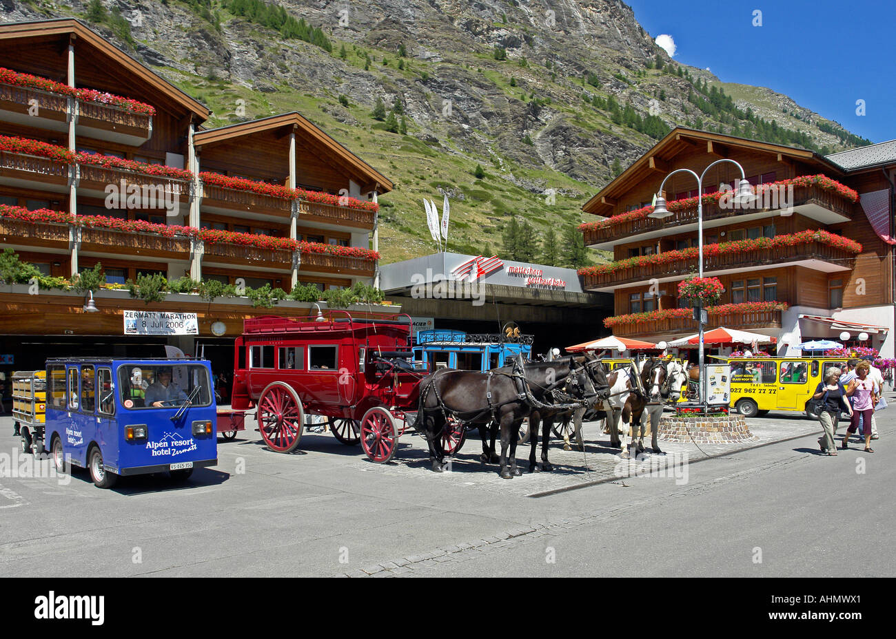 Electric Taxi Zermatt Switzerland Stockfotos & Electric Taxi Zermatt ...